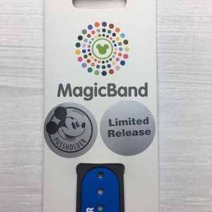 Disney | Other | Disney Annual Passholder 220 Magic Band | Poshmark